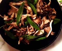 Pan-Roasted Maitake with Crisped Sage – Farmacopia